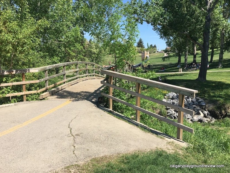 Confederation Park Calgary, Alberta - calgaryplaygroundreview.com