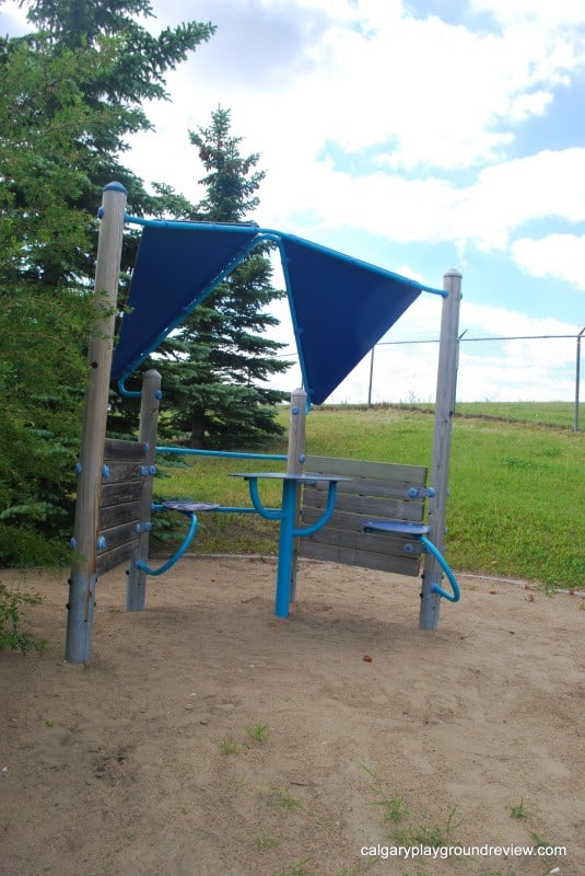 Elliston Park Inclusive Playground - calgaryplaygroundreview.com