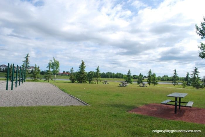 Elliston Park - calgaryplaygroundreview.com