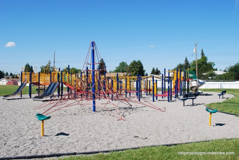 Marlborough School Playground - calgaryplaygroundreview.com