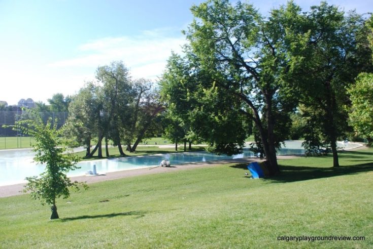 Riley Park Wading Pool - calgaryplaygroundreview.com