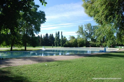 Riley Park Wading Pool - calgaryplaygroundreview.com