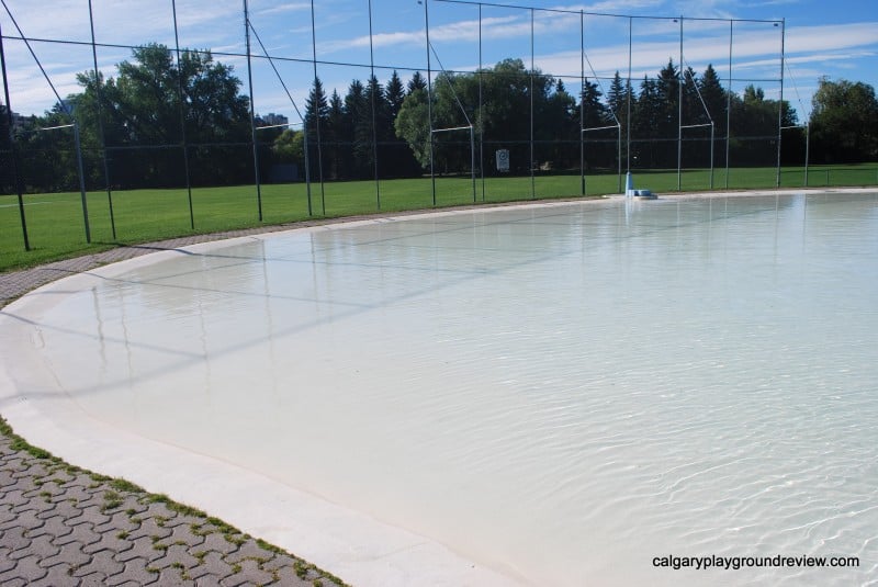 Riley Park Wading Pool - calgaryplaygroundreview.com
