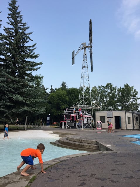 Eau Claire Wading Pool - calgaryplaygroundreview.com