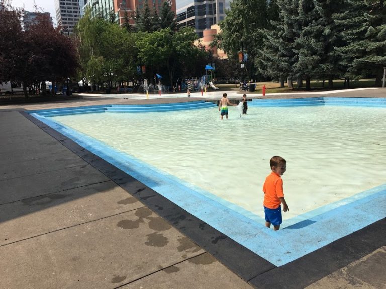 Eau Claire Wading Pool - calgaryplaygroundreview.com