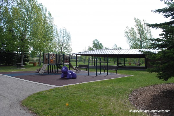 Airdrie–Nose Creek Park Playground - calgaryplaygroundreview.com
