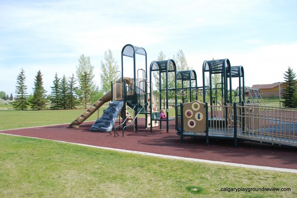 Airdrie–Nose Creek Park Playground - calgaryplaygroundreview.com