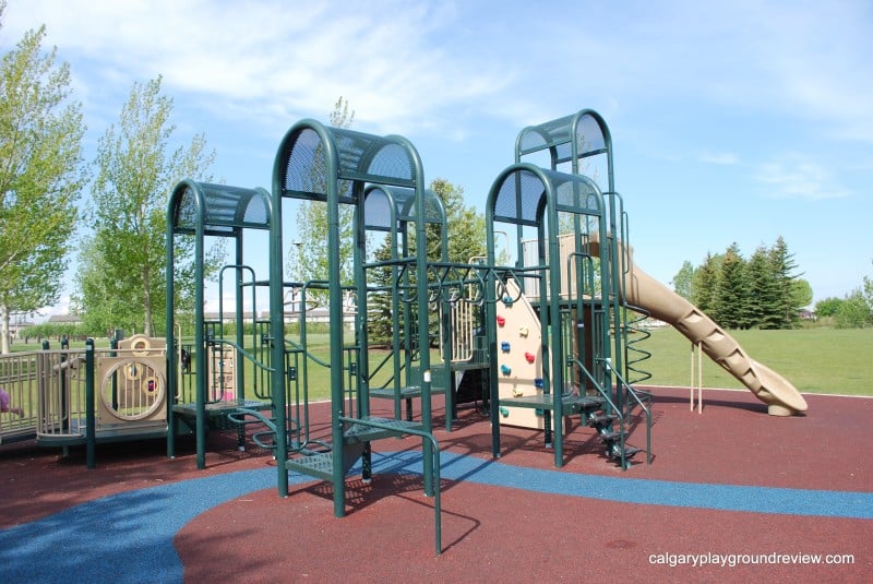 Airdrie–Nose Creek Park Playground - calgaryplaygroundreview.com
