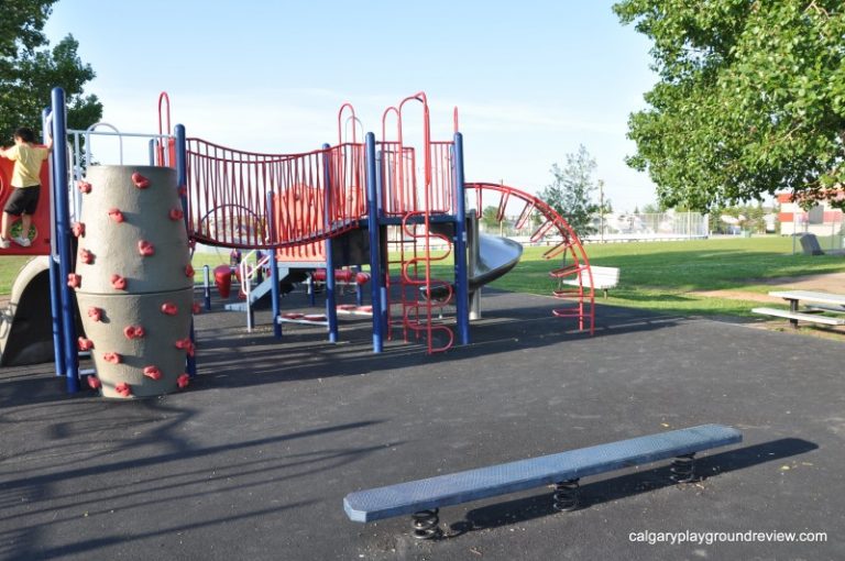 Simons Valley School Playground - calgaryplaygroundreview.com