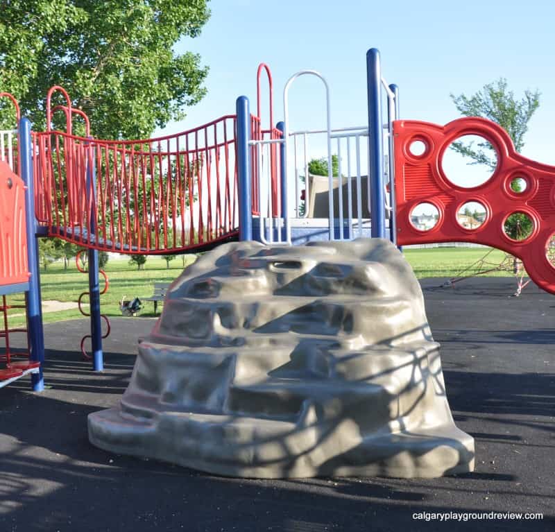 Simons Valley School Playground - calgaryplaygroundreview.com