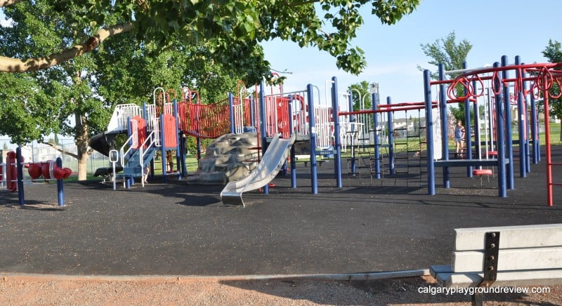 Simons Valley School Playground - calgaryplaygroundreview.com