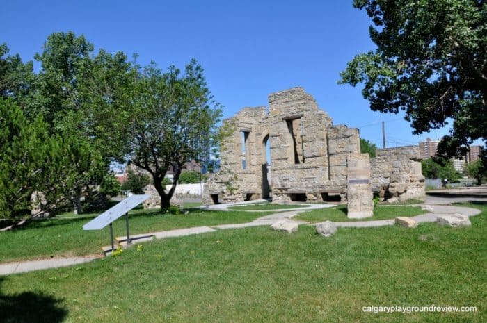 Rundle Ruins Park - calgaryplaygroundreview.com