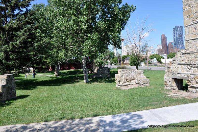 Rundle Ruins Park - calgaryplaygroundreview.com