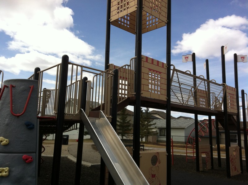 Elgin Dragon Playground - calgaryplaygroundreview.com