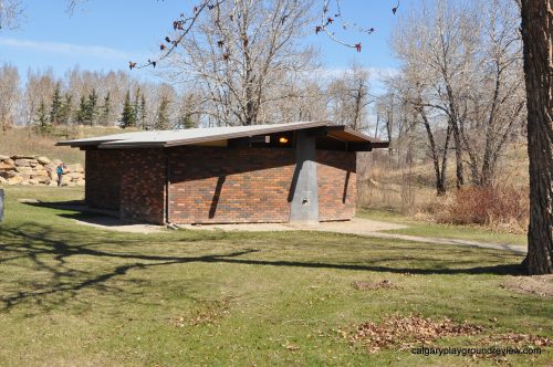 Pearce Estate Park and Playground - calgaryplaygroundreview.com