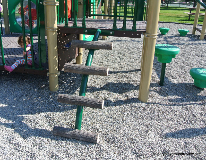 Christie Park Treehouse Playground - calgaryplaygroundreview.com
