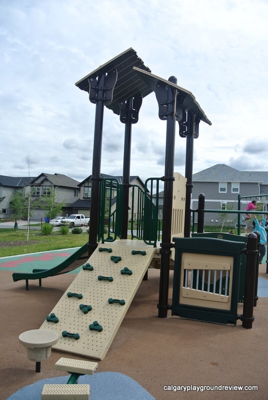 New Brighton Treehouse Park - calgaryplaygroundreview.com