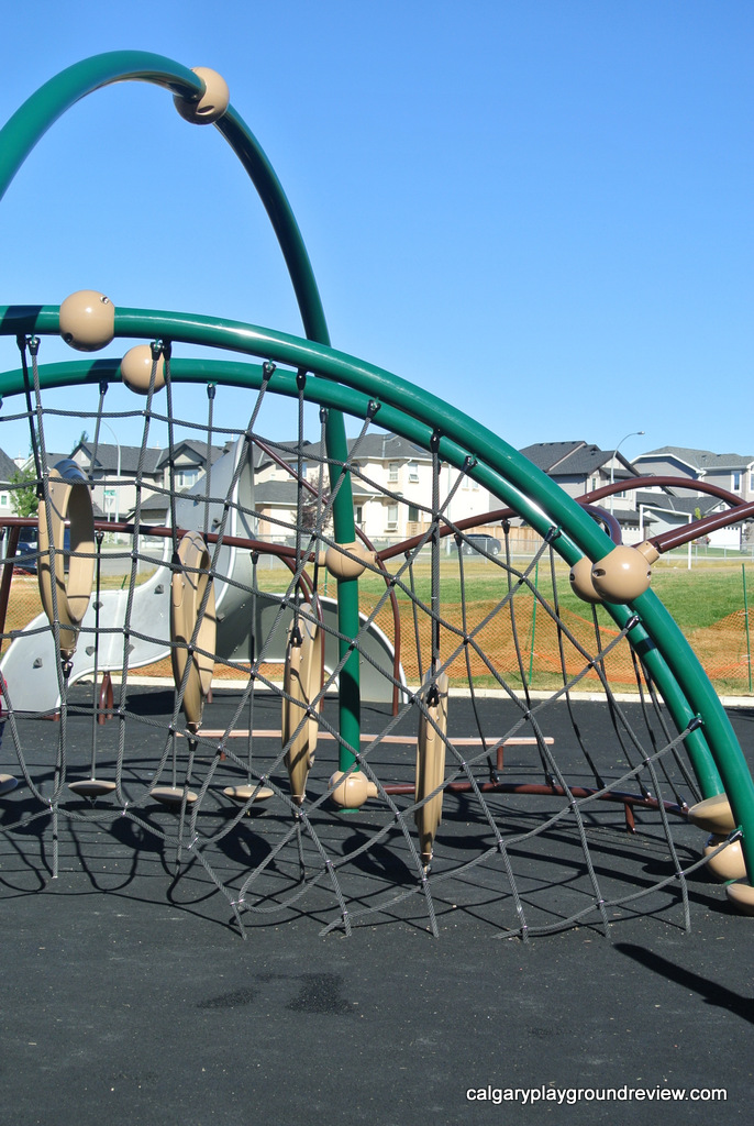 Royal Oak School Playground - calgaryplaygroundreview.com