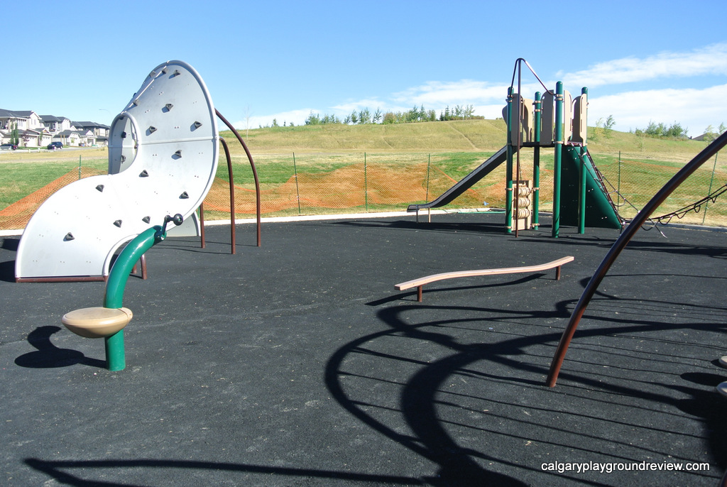 Royal Oak School Playground - calgaryplaygroundreview.com