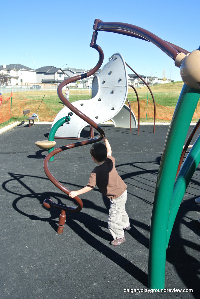 Royal Oak School Playground - calgaryplaygroundreview.com