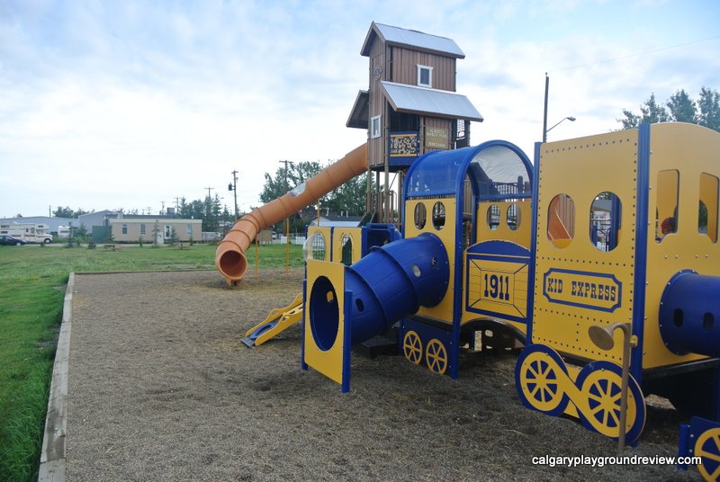 Irricana Grain Elevator and Train Playground - calgaryplaygroundreview.com
