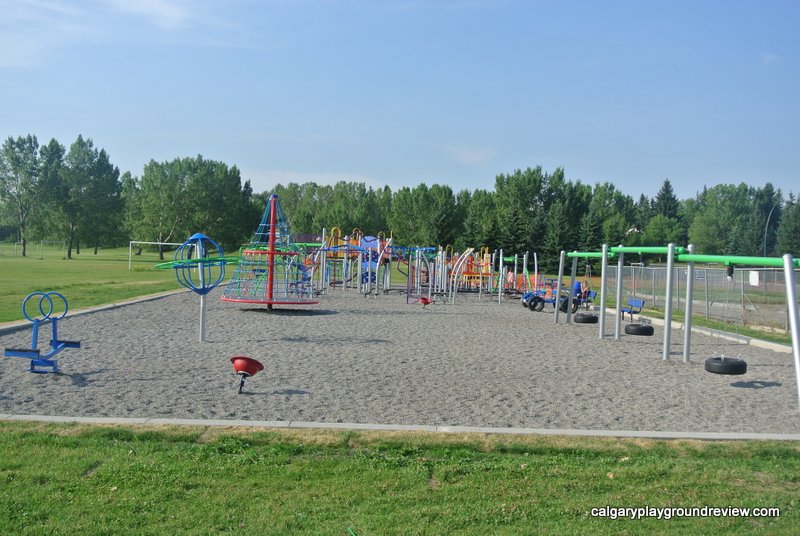 Collingwood School Playground - calgaryplaygroundreview.com