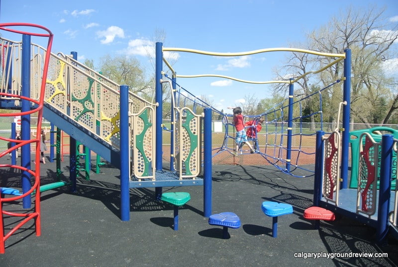 Riley Park Playground - calgaryplaygroundreview.com