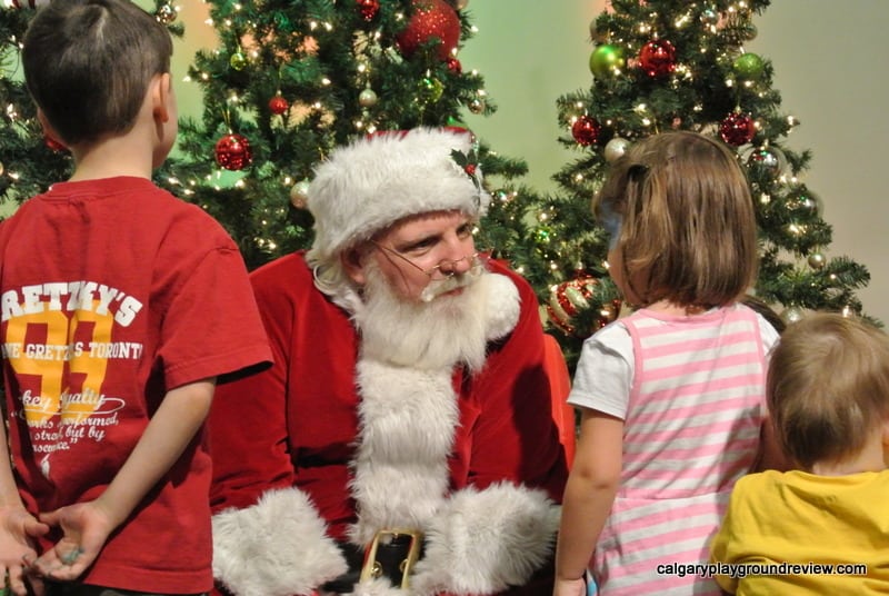 A humorous (but helpful) guide to getting great pictures with Santa ...