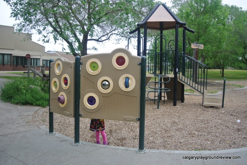 Rundle Park Playground - Edmonton - calgaryplaygroundreview.com
