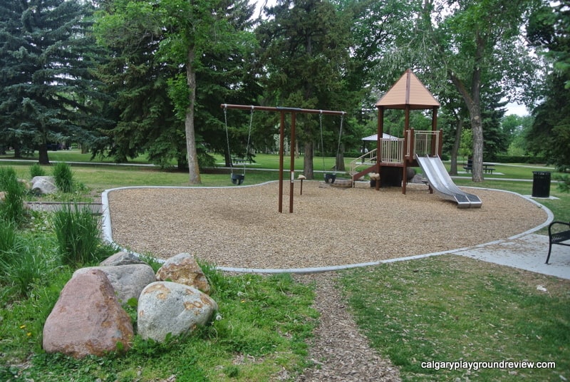 Borden Park Playground - Edmonton - calgaryplaygroundreview.com