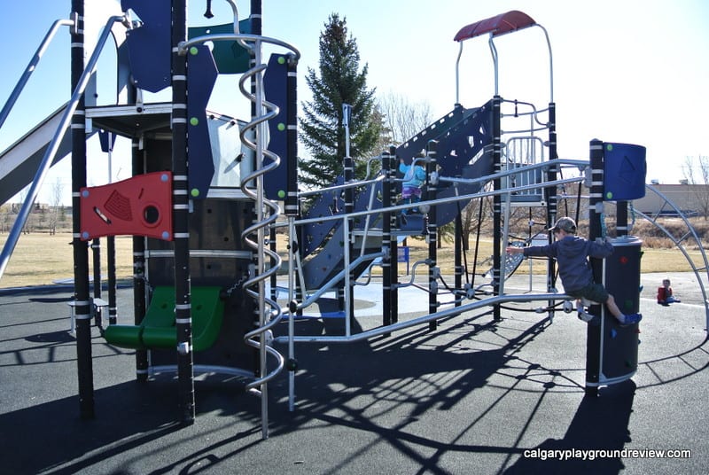 Laycock Park Playground - calgaryplaygroundreview.com