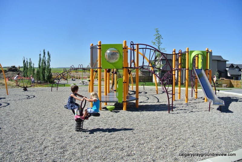 Hillcrest Playground - Airdrie - calgaryplaygroundreview.com