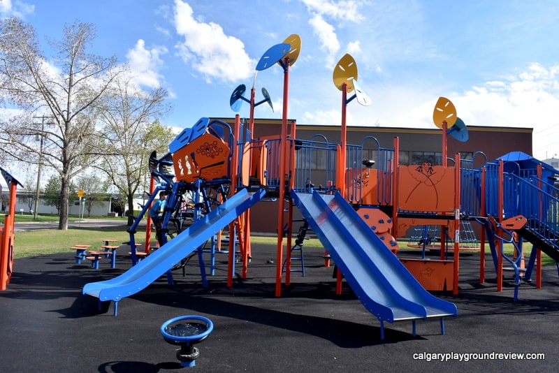 Manchester Insect Playground - calgaryplaygroundreview.com