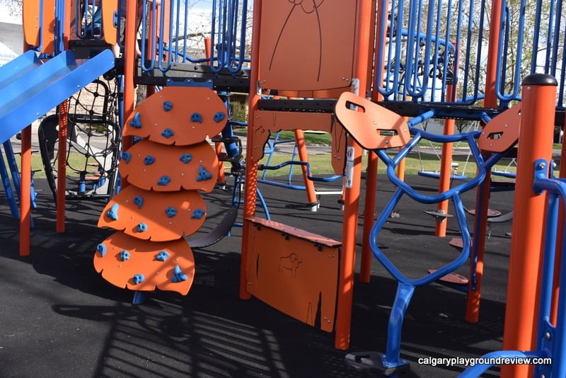 Manchester Insect Playground - calgaryplaygroundreview.com