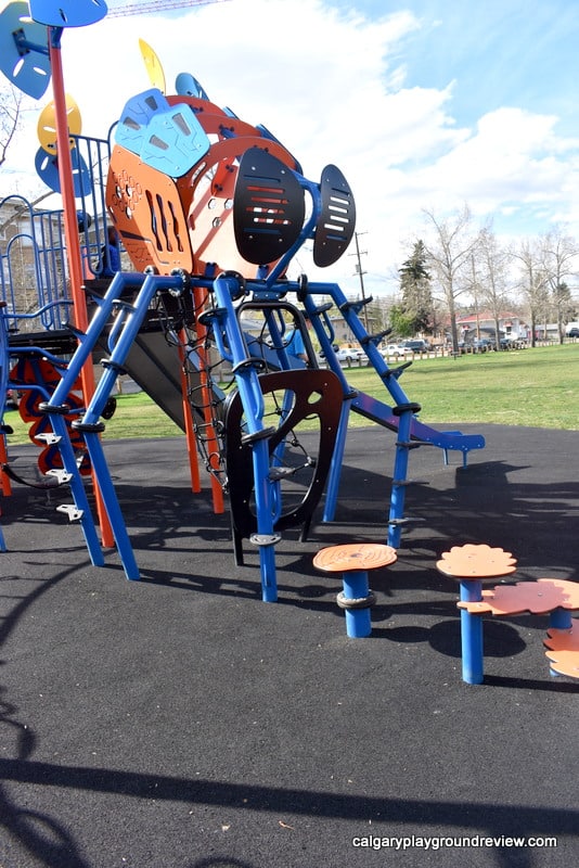 Manchester Insect Playground - calgaryplaygroundreview.com