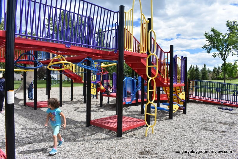 Evergreen Estates Playground - calgaryplaygroundreview.com