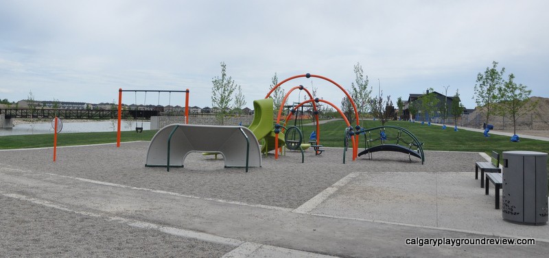 Midtown Playground - Airdrie - calgaryplaygroundreview.com