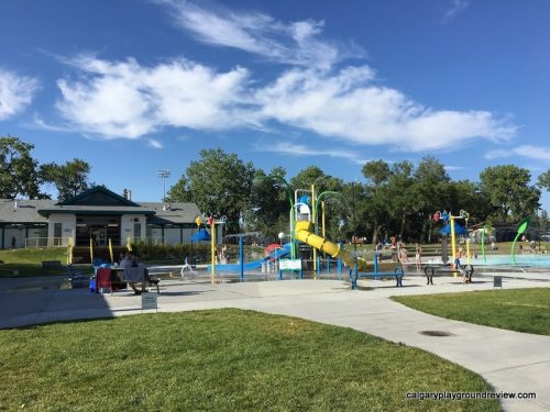 Henderson Outdoor Pool - Lethbridge - calgaryplaygroundreview.com