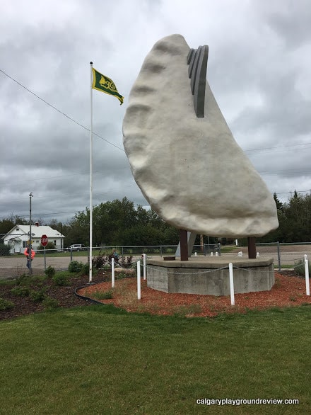 Awesome Alberta Roadside Attractions - calgaryplaygroundreview.com