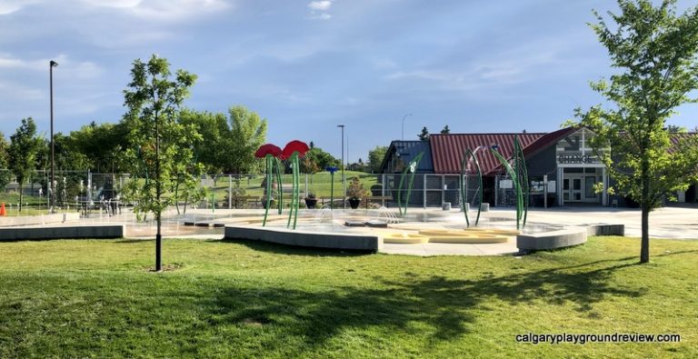Prairie Winds spray park and wading pool - calgaryplaygroundreview.com