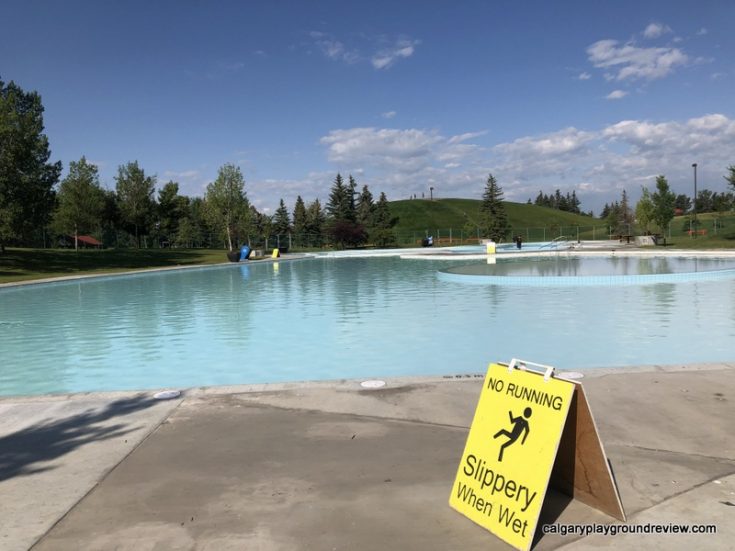 Prairie Winds spray park and wading pool - calgaryplaygroundreview.com