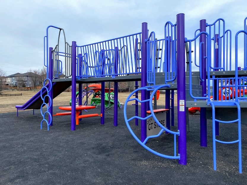 Kenneth D. Taylor School Playground - calgaryplaygroundreview.com