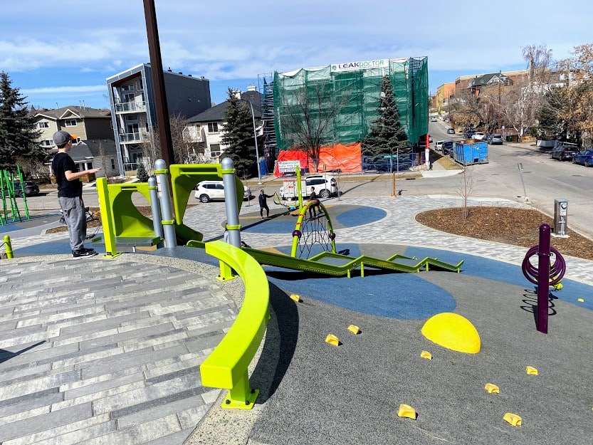 4th Avenue Flyover Park Playground - calgaryplaygroundreview.com