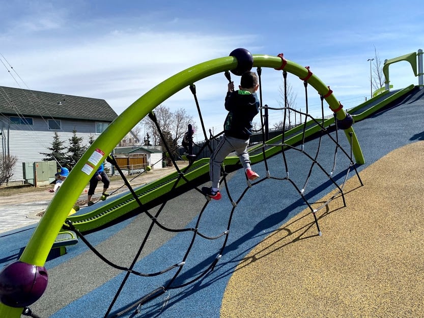 4th Avenue Flyover Park Playground - calgaryplaygroundreview.com
