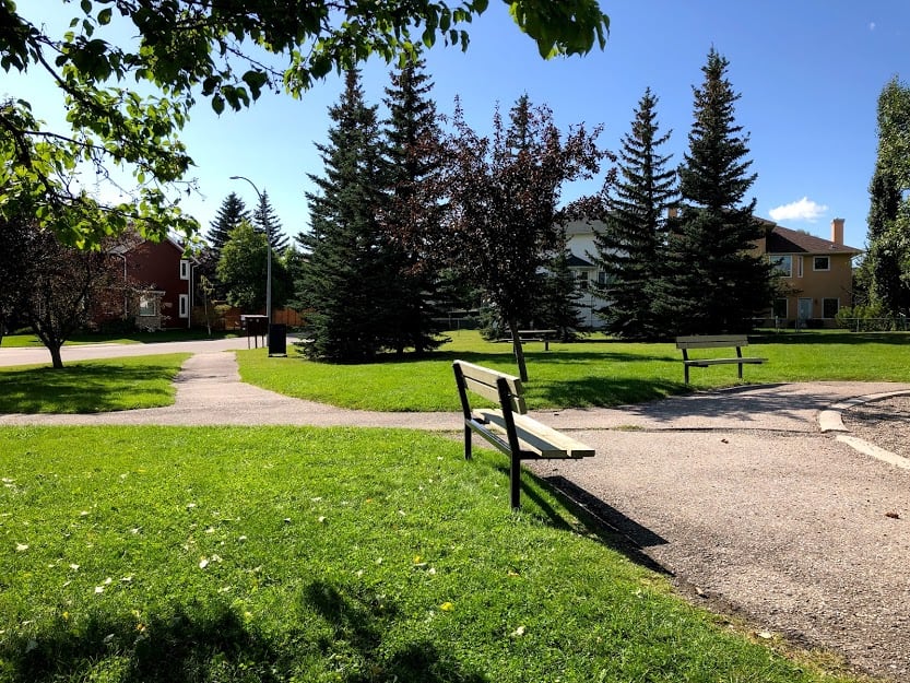 Hawkwood Hawk Nest Playground - calgaryplaygroundreview.com