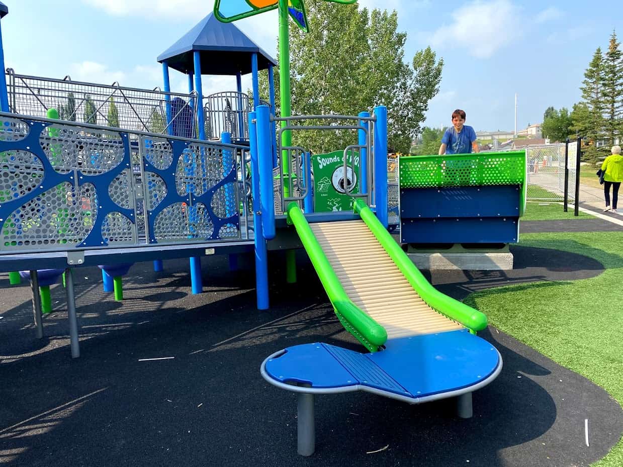 Hidden Hut Playground - calgaryplaygroundreview.com