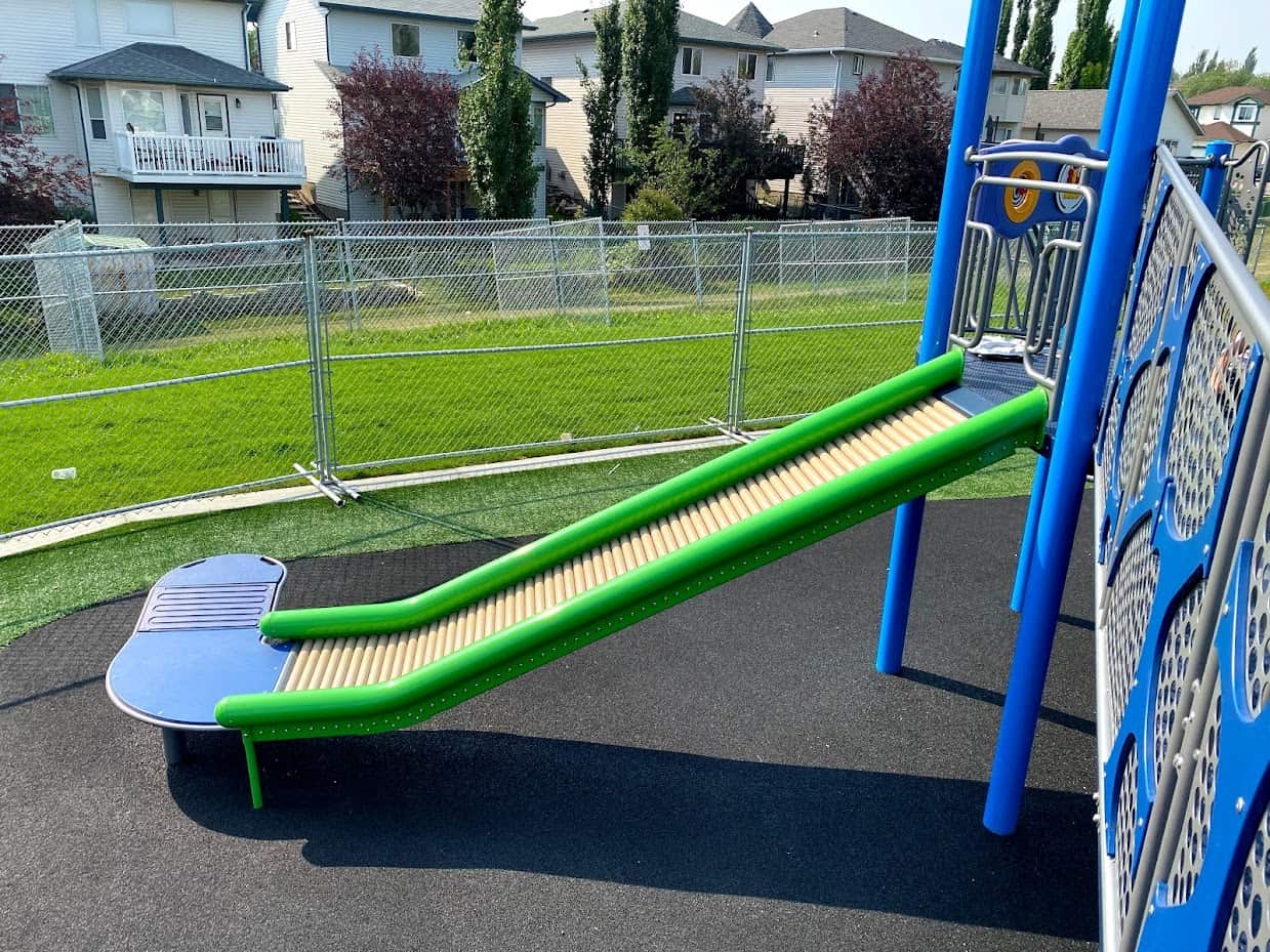 Hidden Hut Playground - calgaryplaygroundreview.com