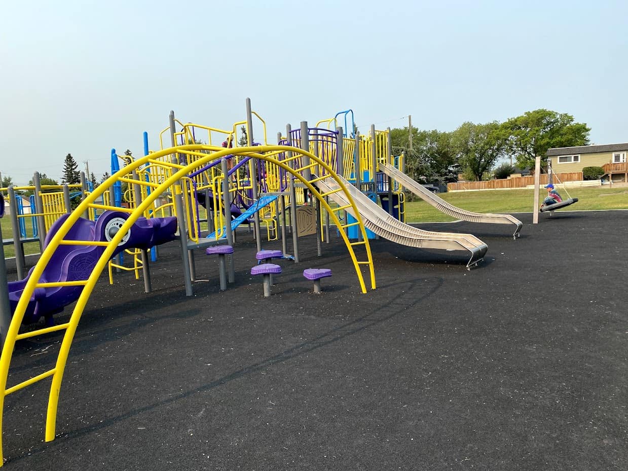 St. Mark Elementary School Playground - calgaryplaygroundreview.com