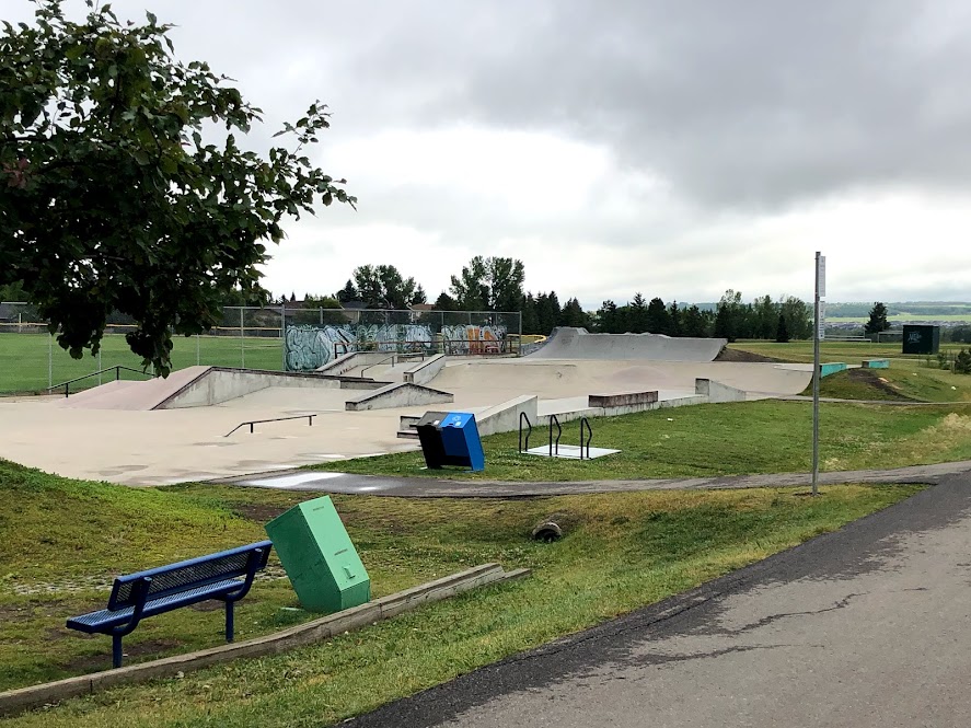 Things to do in Okotoks with Kids - calgaryplaygroundreview.com