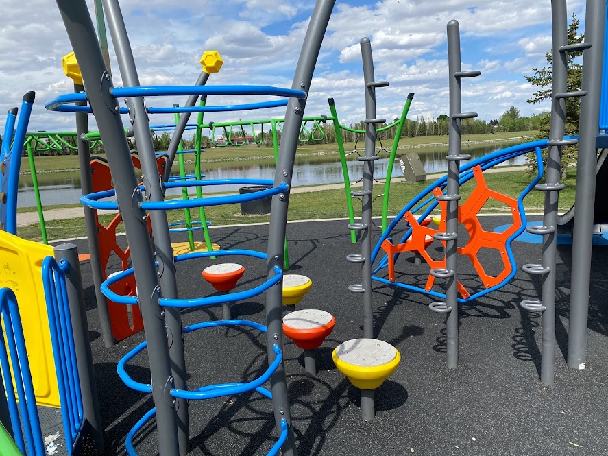 Elliston Park Inclusive Playground - calgaryplaygroundreview.com